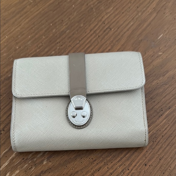 Tumi | Bags | Tumi Gray Cream Security Rfid Block Wallet Leather ...